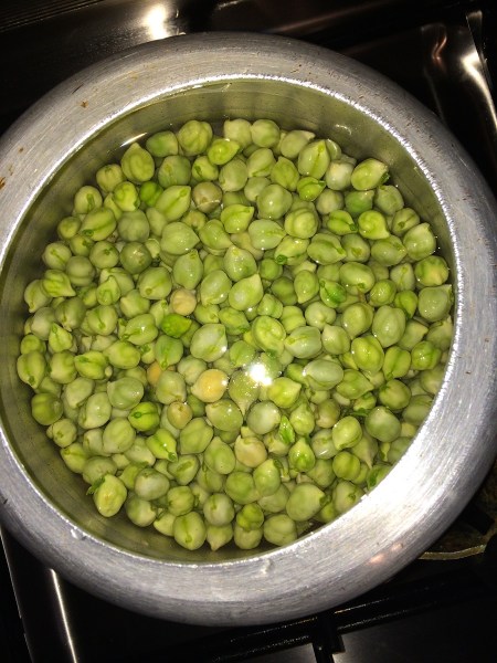 Hara Chana/Cholia/Fresh Chickpeas &Mushroom Gravy – Tingle-UR-Tastebuds