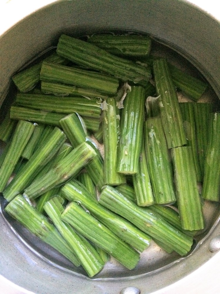 Drumstick/Murunga Kai Rasam – Tingle-UR-Tastebuds