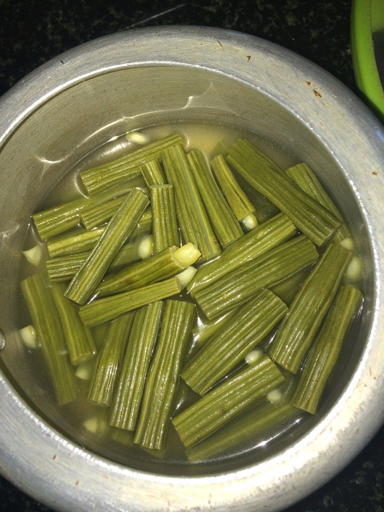 Drumstick/Murunga Kai Rasam – Tingle-UR-Tastebuds